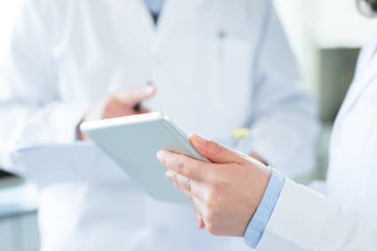 Lekomania – jak rozpoznać problem uzależnienia? | Diag.pl